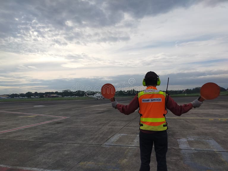 Ramp service in action editorial stock photo. Image of flight - 200220613