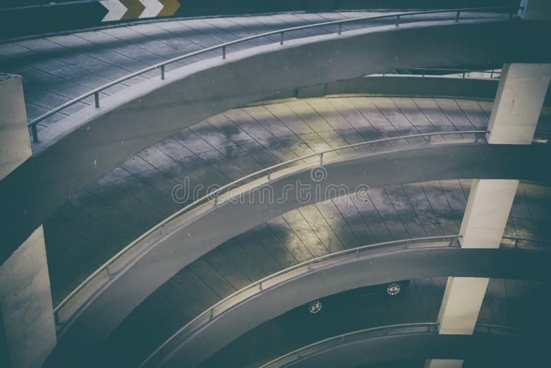 Rampa Circular En Parking Fotos de stock - Fotos libres de regalías de ...