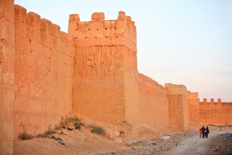 Ramparts de Taroudant foto de stock. Imagem de exterior - 7976602