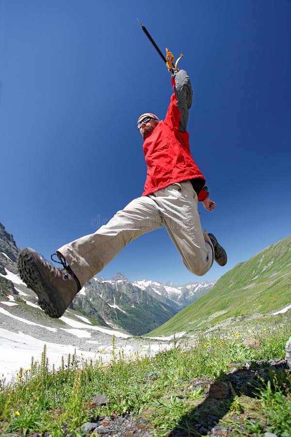 Randonneur en montagnes photo stock. Image du gens, aventure - 20003346