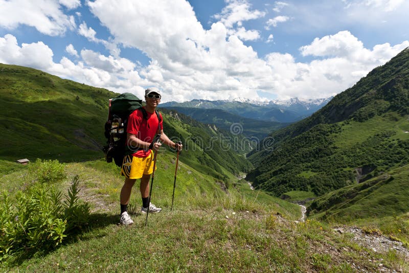 Randonneur heureux. image stock. Image du amis, groupe - 33831885