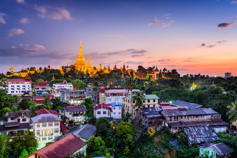 Rangún Myanmar En La Pagoda De Shwedagon Imagen de archivo - Imagen de ...