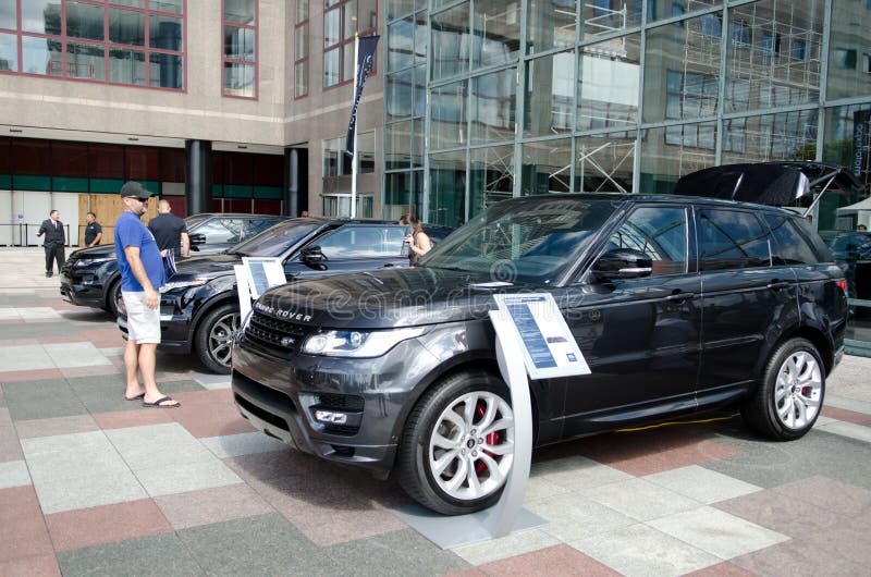 Range Rover exhibition editorial stock image. Image of chrome - 33589649