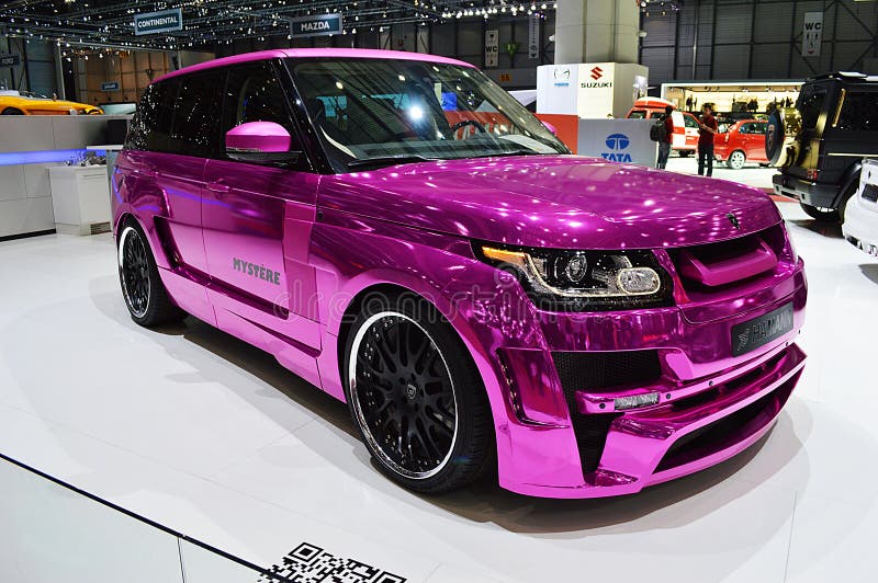 Range Rover rose photographie éditorial. Image du genève - 30694177