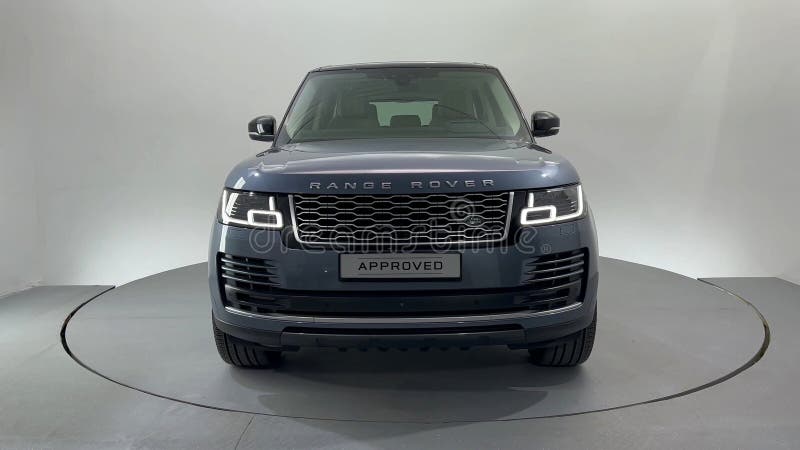 Range Rover Vogue editorial stock photo. Image of vogue - 292045158