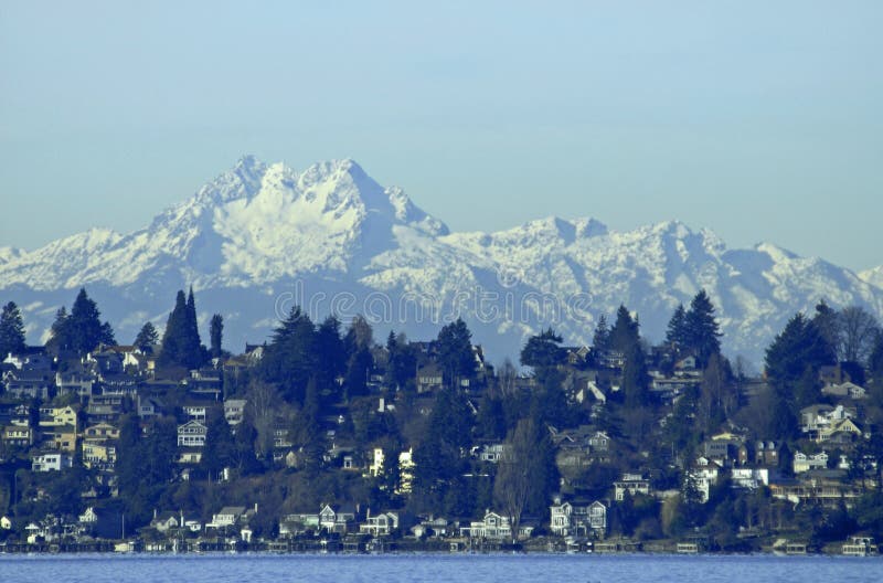 Rango de montaña olímpico imagen de archivo. Imagen de invierno - 1847879