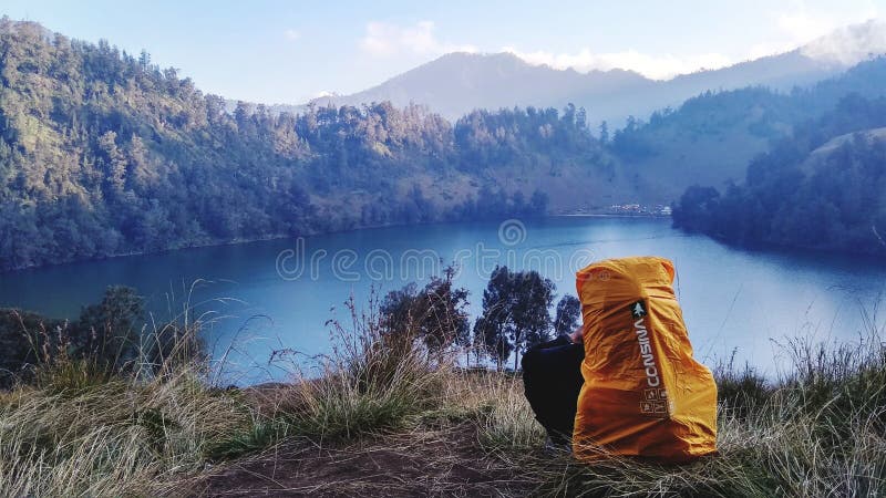 Ranukumbolo Mahameru Lake editorial image. Image of ranukumbolo - 263022640