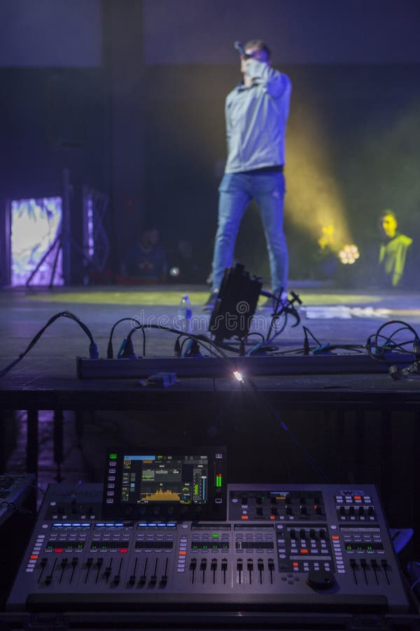 Rap battling performance editorial photography. Image of microphone ...