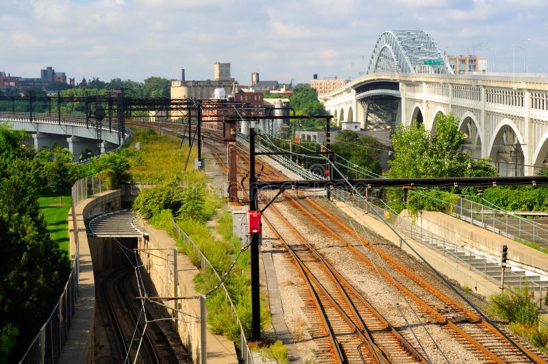 Rapid transit tracks stock image. Image of ohio, outdoor - 21439369