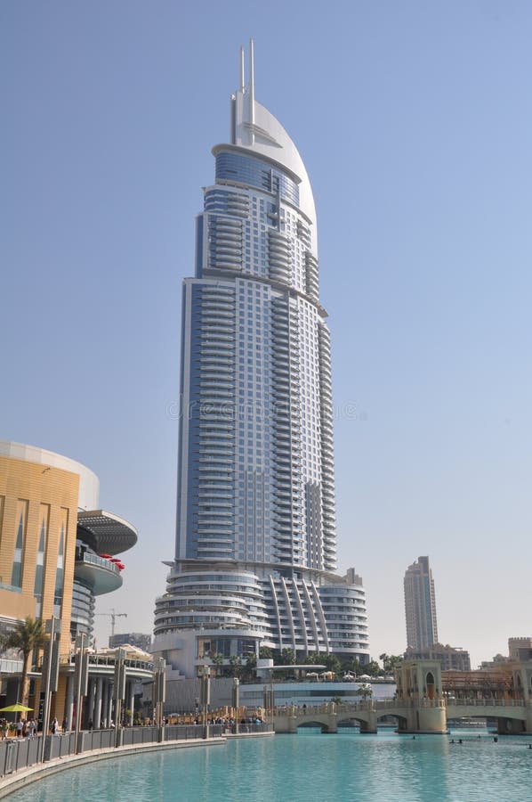 Rascacielos en Dubai foto de archivo. Imagen de emirato - 18324838