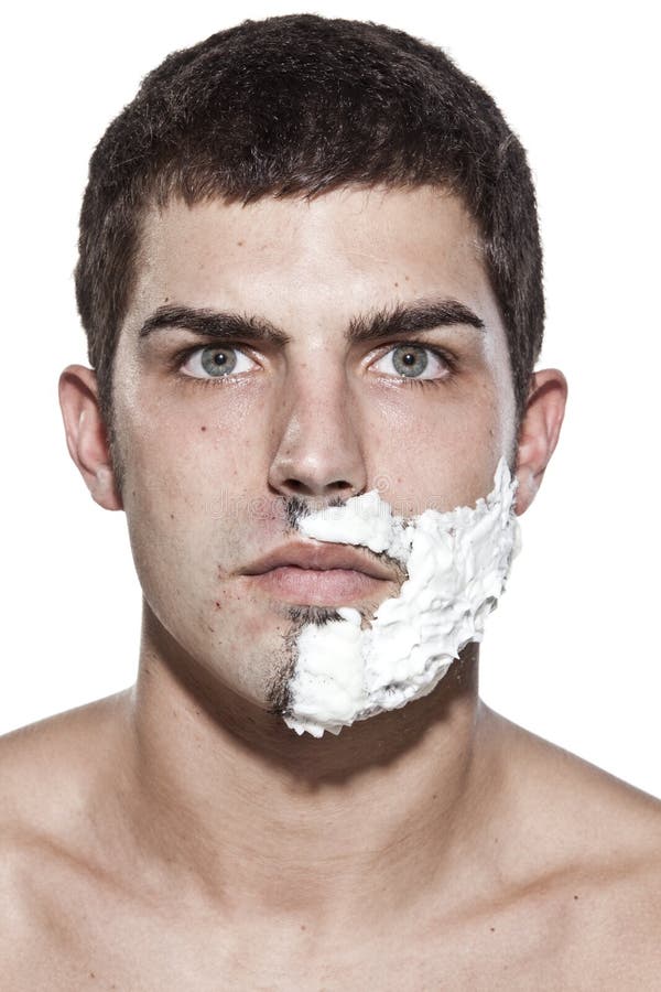 Raser de jeune homme photo stock. Image du jeune, rasage - 10856196