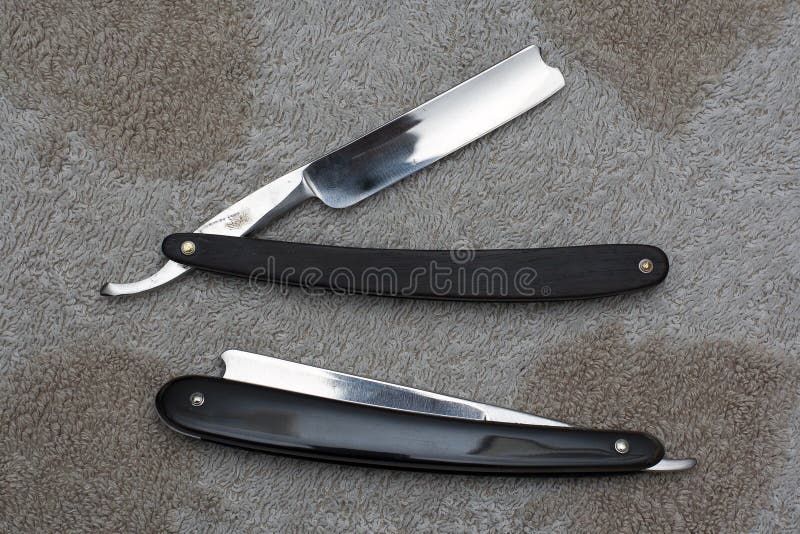 5 Vieux Rasoirs Droits D'isolement Image stock - Image du pointu ...