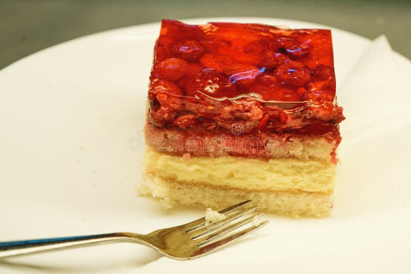Raspberry Jelly Layer Cake Slice Stock Image - Image of produce, sponge ...