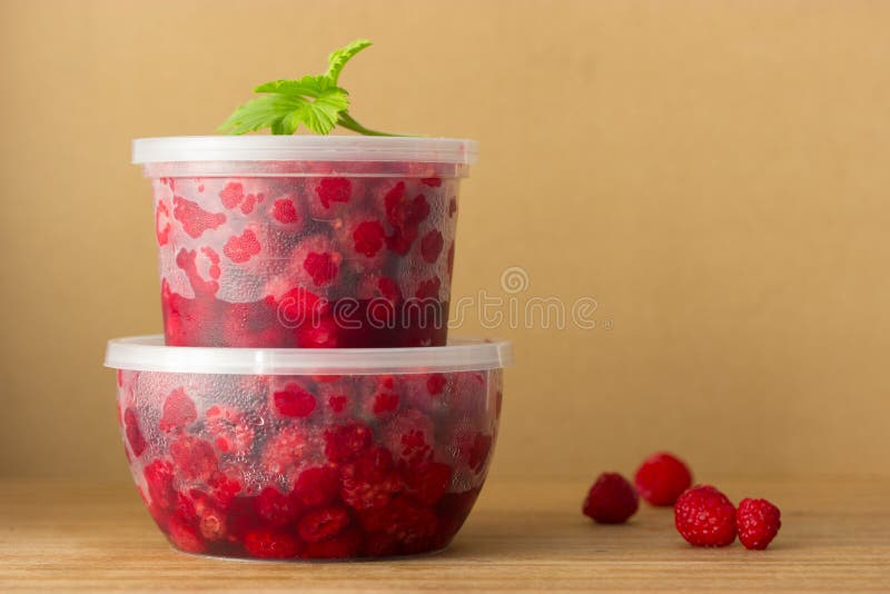 Raspberry in Plastic Container Stock Photo - Image of vegan, container ...
