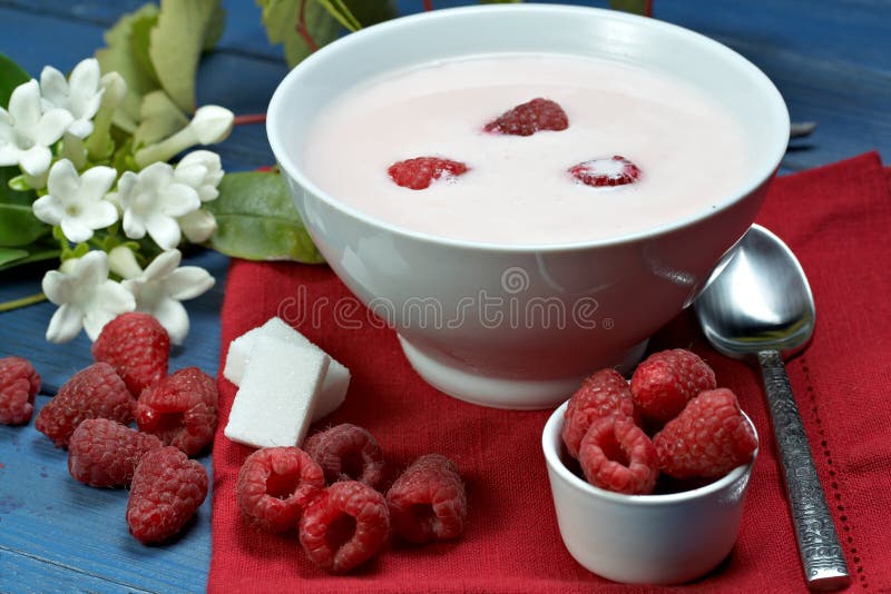 Raspberry with yogurt stock image. Image of macro, sweet - 20432115