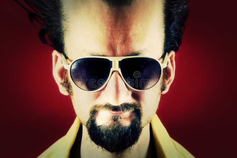 Monóculos De Sedução Do Olhar Do Homem Feio Imagem de Stock - Imagem de ...