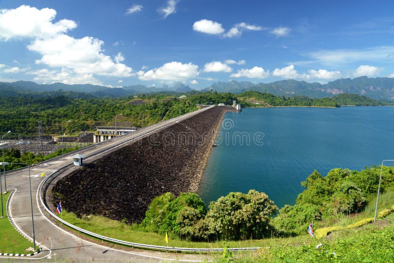 Ratchaprapa Dam. stock image. Image of rivers, splash - 32040929