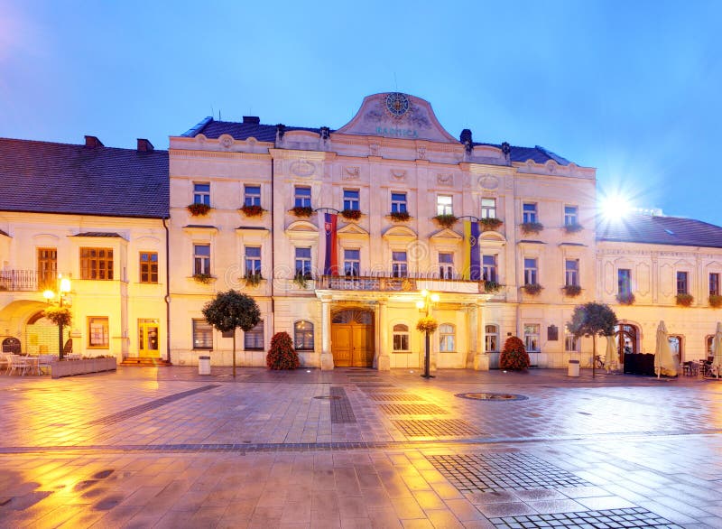 Die Panoramaansicht Historischer Mitte Trnava Mit Der Saint Nicolas ...