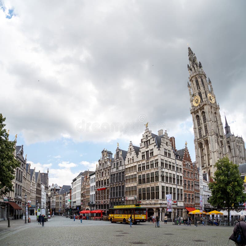 Rathaus Und Alte Stadt in Antwerpen Redaktionelles Stockfoto - Bild von ...