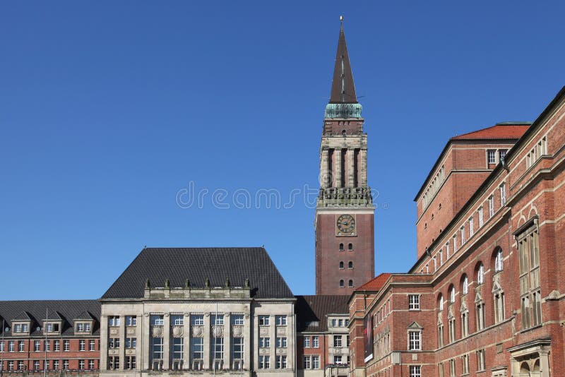 Rathaus von Kiel stockfoto. Bild von wolkenlos, hauptsitze - 28130308