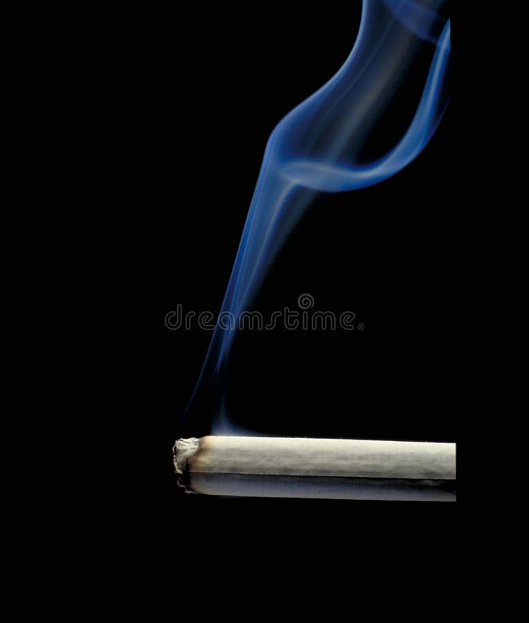 Rauchende Zigarette stockfoto. Bild von falsch, lebensstil - 54099470