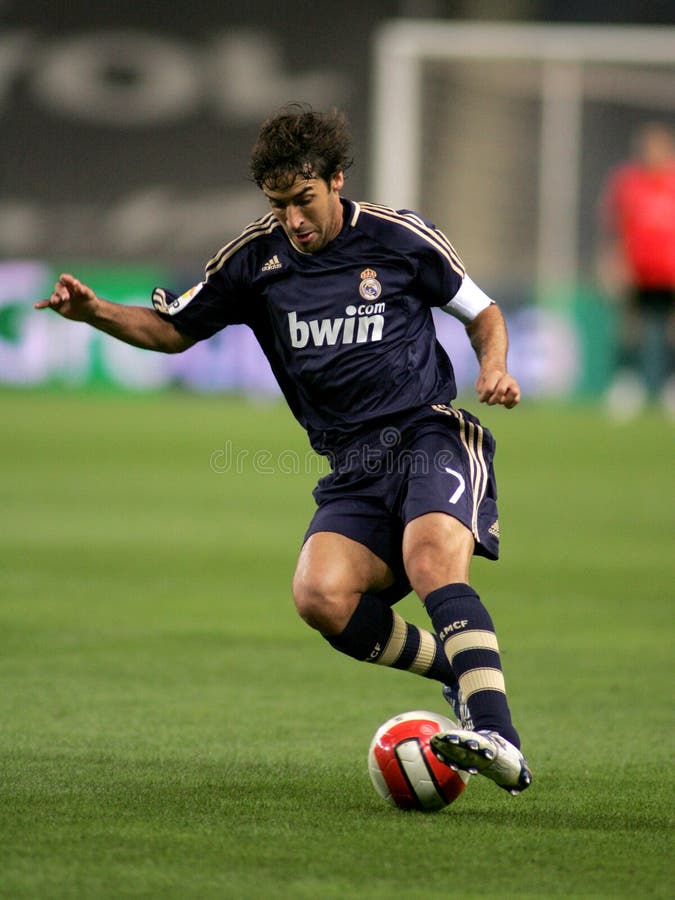 Raul Gonzalez Of Real Madrid Editorial Photo - Image of football ...
