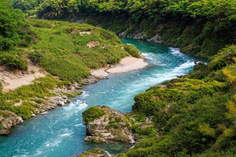 Ravina imagem de stock. Imagem de rochoso, grama, ravina - 63181697