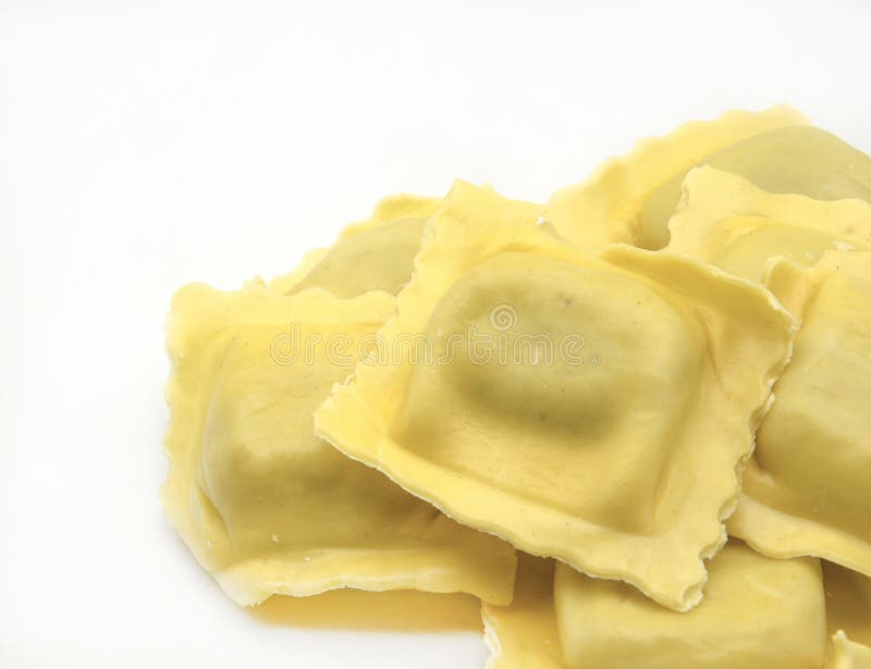 Raviolis de pasta fresca imagen de archivo. Imagen de cocina - 259166175
