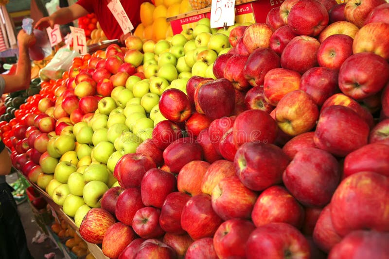 Raw Apples Heap Perspective Stock Photo - Image of crop, colored: 8477322