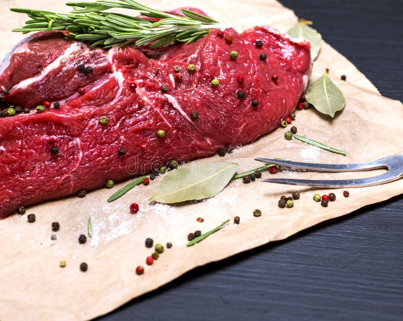 Raw Beef Tenderloin on Brown Kraft Paper Stock Image - Image of organic ...