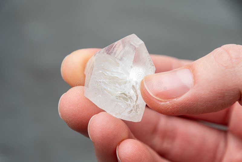 Raw Diamond Holding Big Dob in Hand between Fingers Stock Photo - Image ...