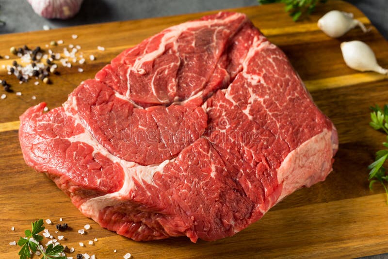 Raw Grass Fed Chuck Beef Roast Stock Image - Image of angus, beefsteak ...