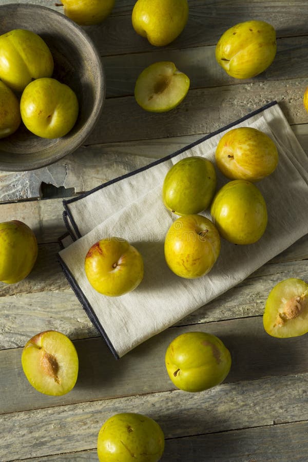 Raw Green Organic Pluots stock image. Image of plums - 97375643