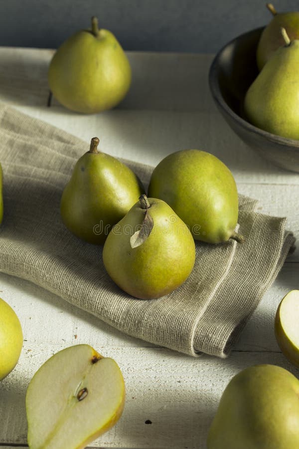 Raw Green Organic Seckel Pears Stock Image - Image of organic, pile ...