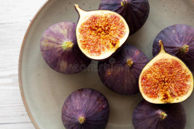 Raw Organic Figs on a Plate, Top View Stock Photo - Image of heap ...