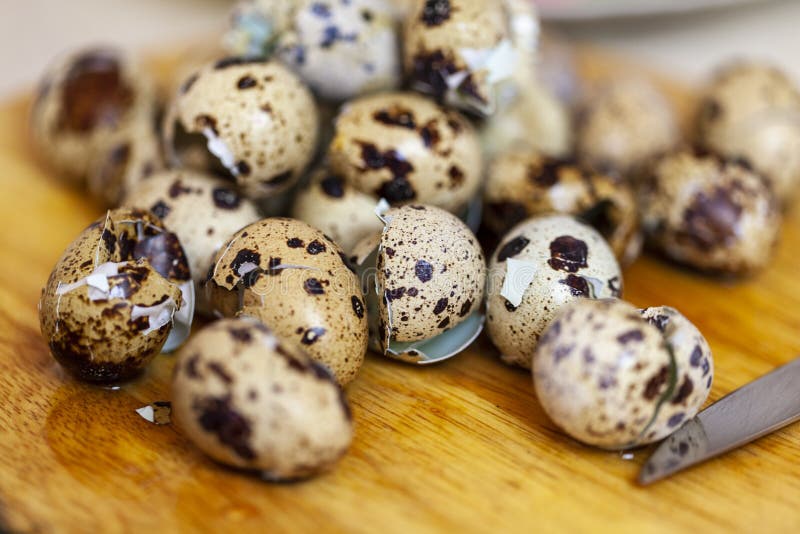 Raw Quail Eggs and Shell from on the Table Stock Image - Image of ...