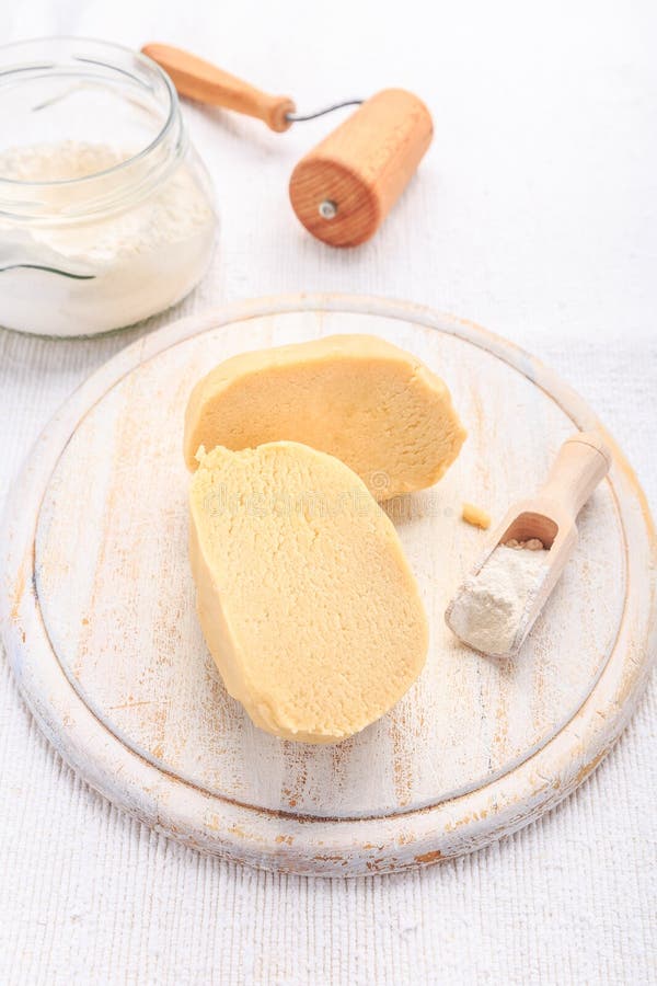 Raw Shortcrust Pastry , Fresh Prepared Dough with Flour Stock Photo ...