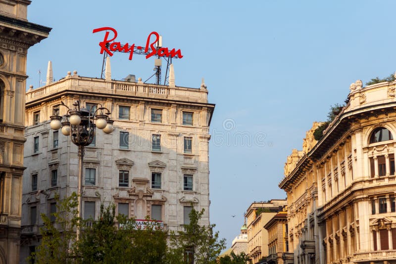 Ray - Ban Signage editorial photo. Image of italia, logotype - 77315911