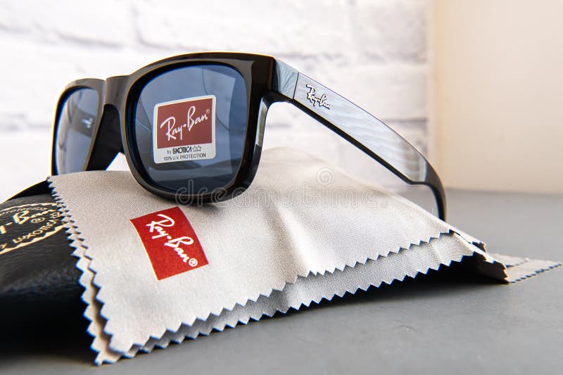 Ray-Ban Sunglasses Case with the Company Brand Logo and Black Ray-Ban ...