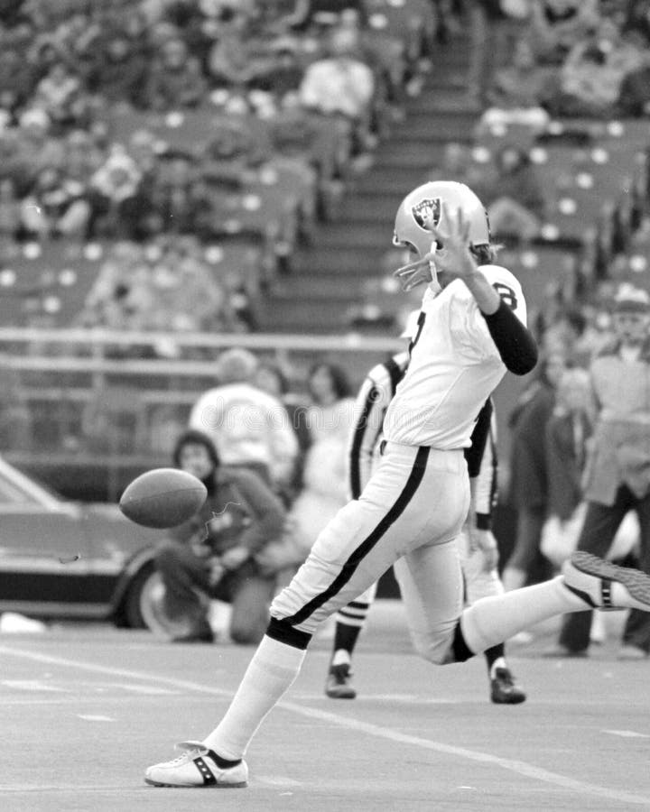 Ray Guy editorial image. Image of oakland, black, raiders - 78443570
