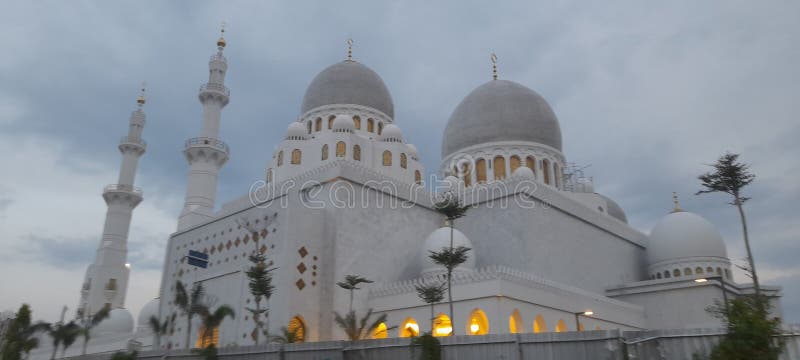 RAYA SHEIKH ZAYED MOSQUE, SOLO, Central Java, Indonesia Stock Photo ...