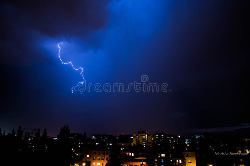 Rayo azul foto de archivo. Imagen de moonlight, azul - 231490260