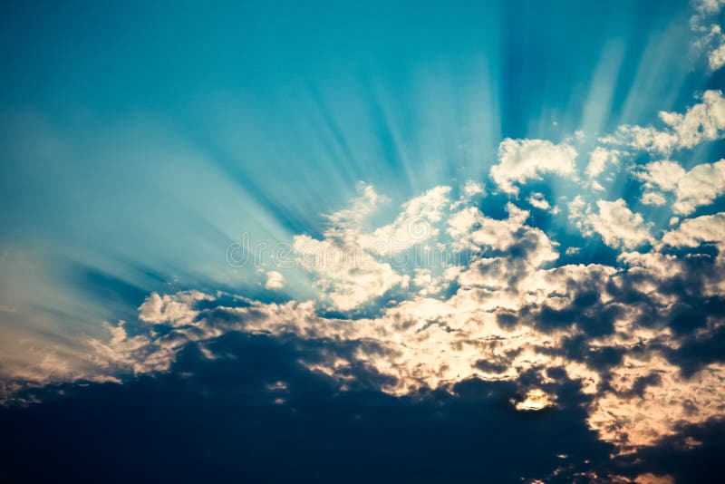 Rayos de la luz del sol imagen de archivo. Imagen de sunset - 36267023