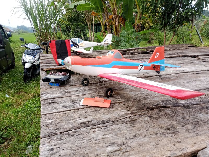 Rc plane elektrik handmade editorial photo. Image of paddle - 358901471