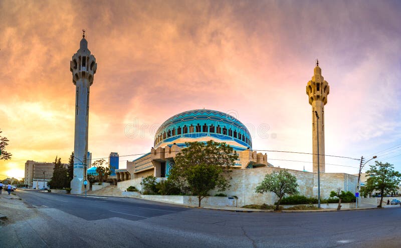Re Abdullah Mosque Contro Il Cielo Blu a Amman, Giordania Fotografia ...