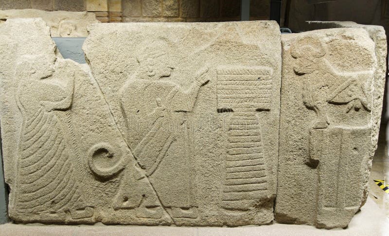 Re & Regina Davanti All'altare Immagine Stock - Immagine di pietra ...