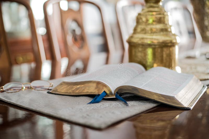 Reading the Bible with Reading Glasses and Magnify Glass John 3:16 ...