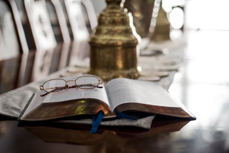 Reading the Bible with Reading Glasses and Magnify Glass John 3:16 ...