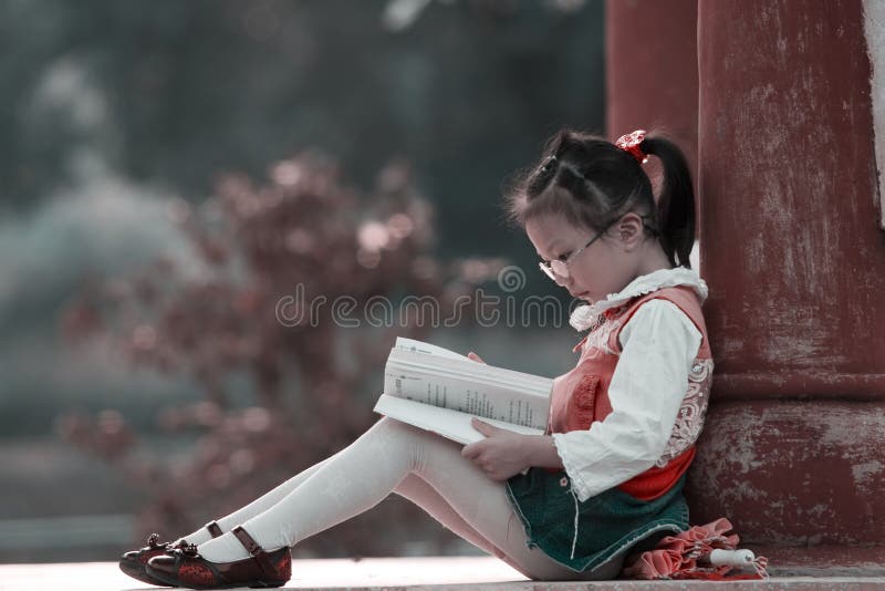 Reading Girl Picture. Image: 6841101