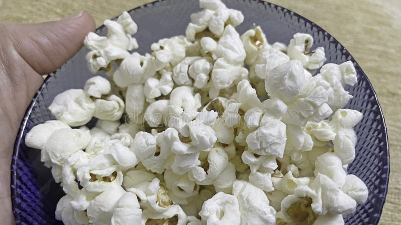 Ready To Eat Popcorn on Plate Stock Image - Image of delicious, natural ...